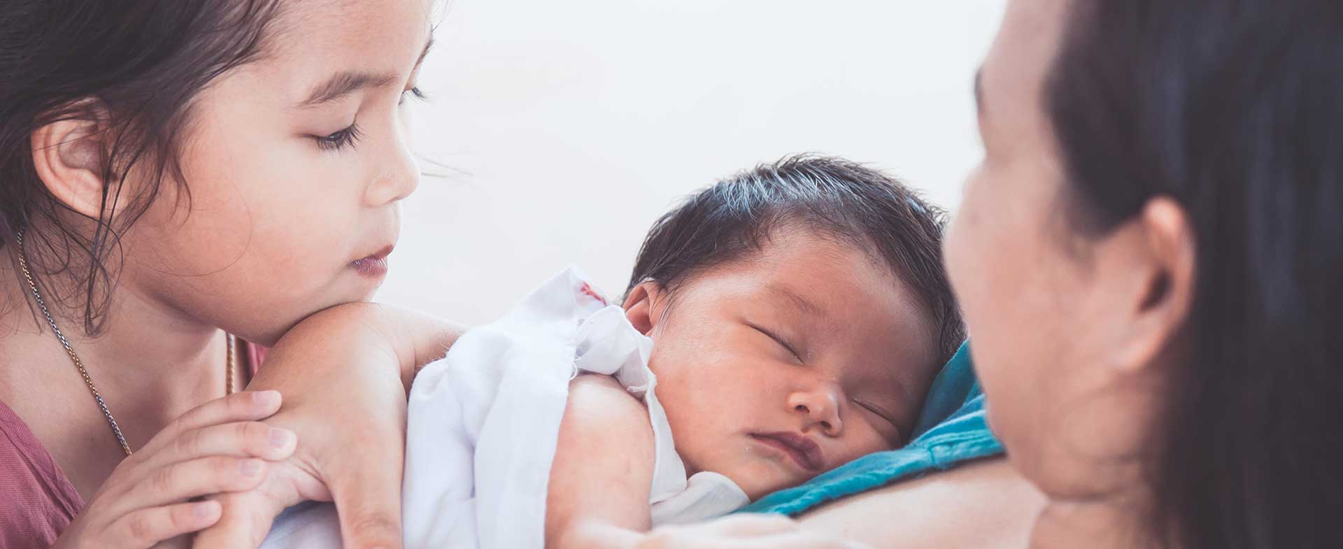 3 Tips For Helping A Toddler Welcome A New Baby Sibling | Henry Ford ...