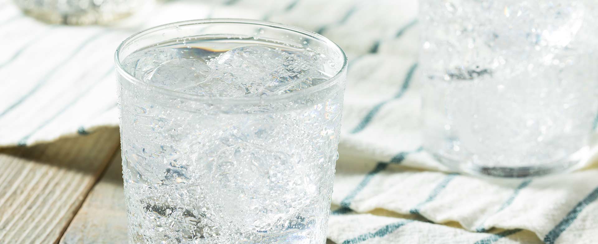 Is Sparkling Water Really Better Than Other Carbonated Beverages? | Henry Ford Health - Detroit, MI