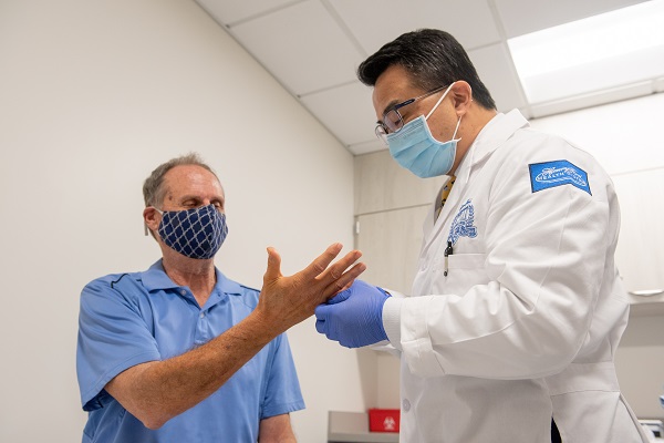 Wide awake hand surgery | Henry Ford Health - Detroit, MI